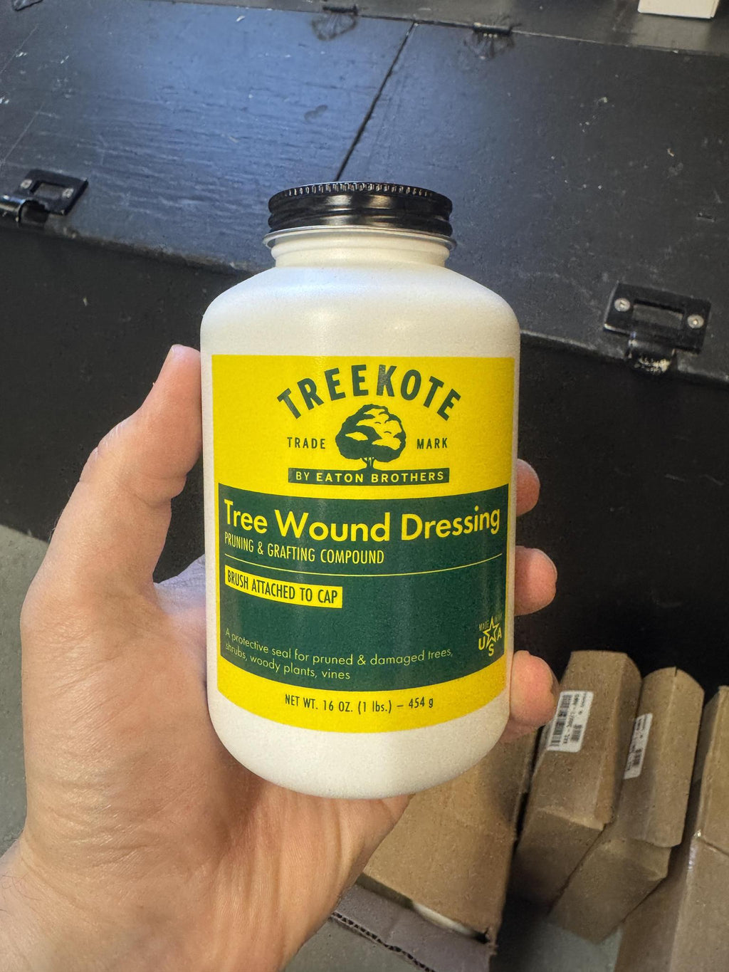 Treekote Tree Wound Dressing Pruning & Grafting Compound 16oz – The ...